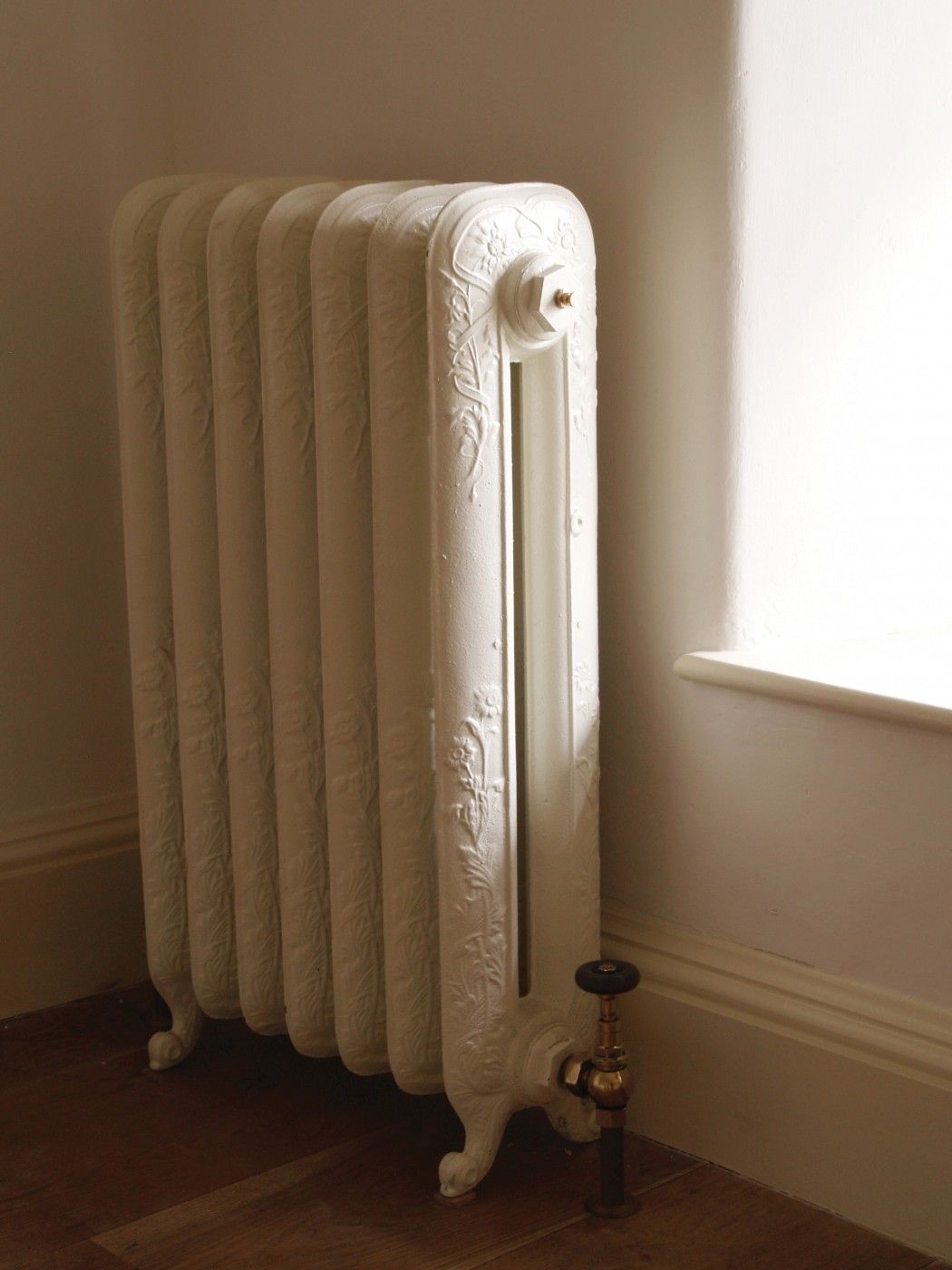 Decorative Daisy Cast Iron Radiators - Wm. Boyle Interior Finishes
